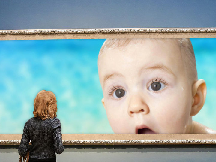 Create Funny Photo Montage with Bulldog taking selfie – Photozop