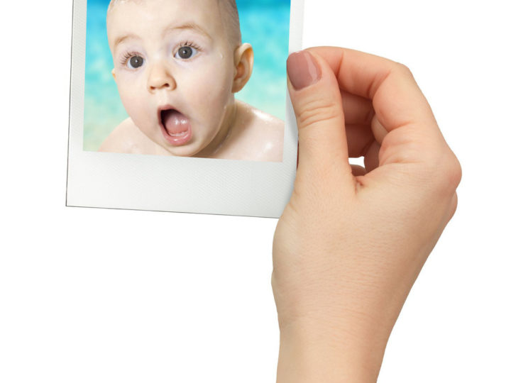 Create Funny Photo Montage People visiting Gallery – Photozop