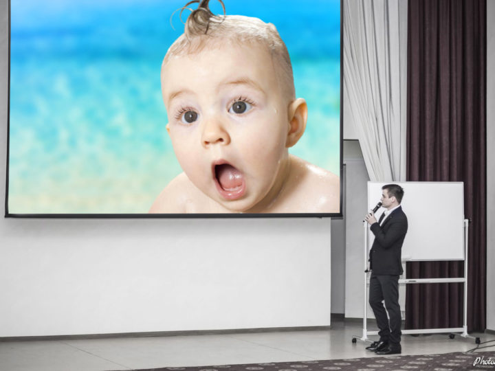 Create Funny Photo Montage In the arts gallery – Photozop